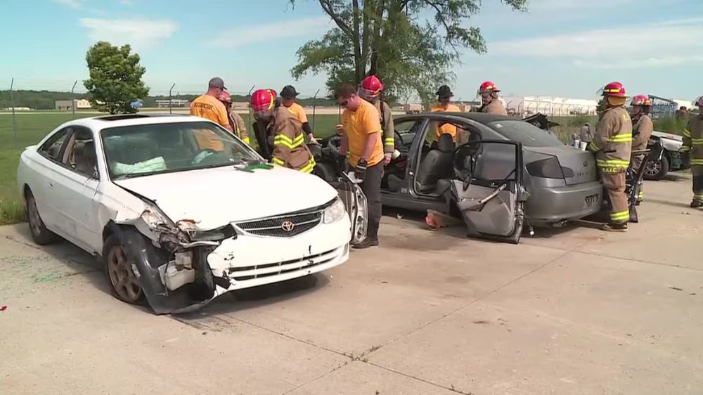Fire Ops 101 gives Wisconsin officials hands-on look at firefighter ...
